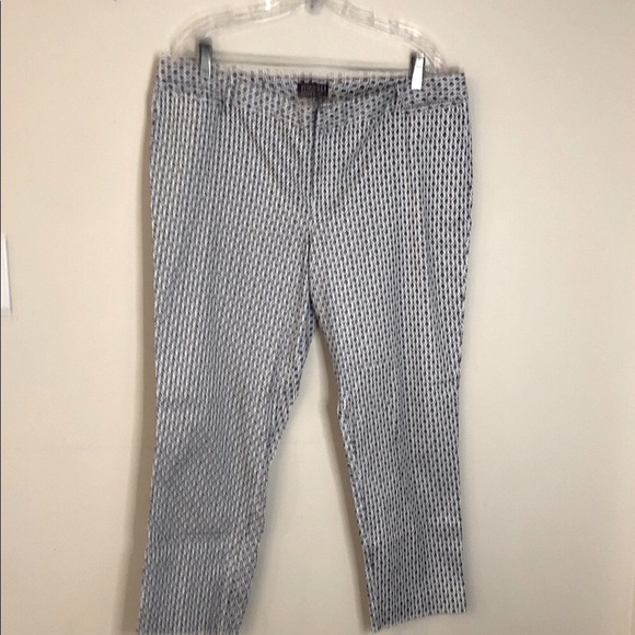 Roz & Ali | Pants & Jumpsuits | Roz Ali Black White Geometric Ankle ...